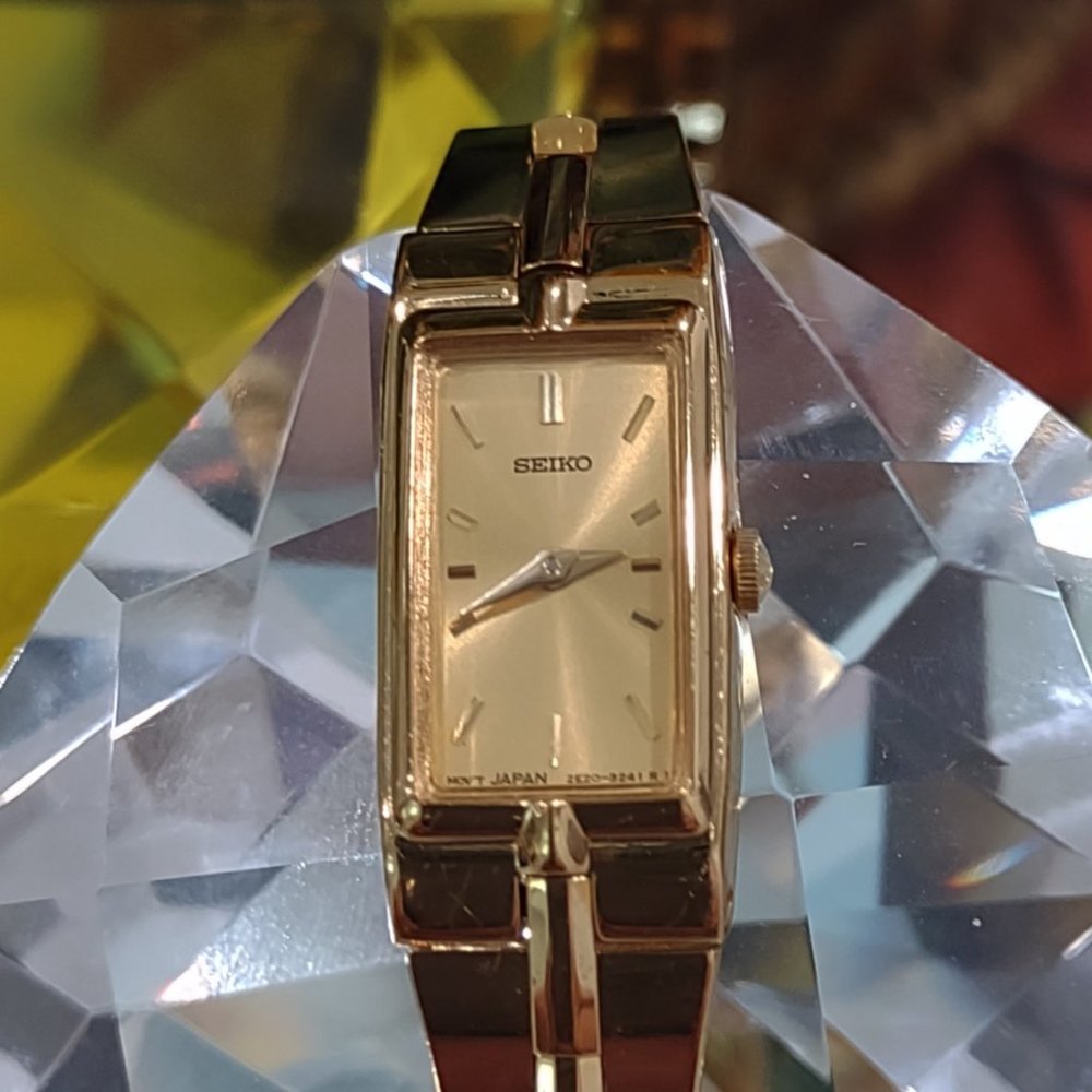 Seiko Women's Essential Gold-Tone Stainless Steel Bra… - Gem